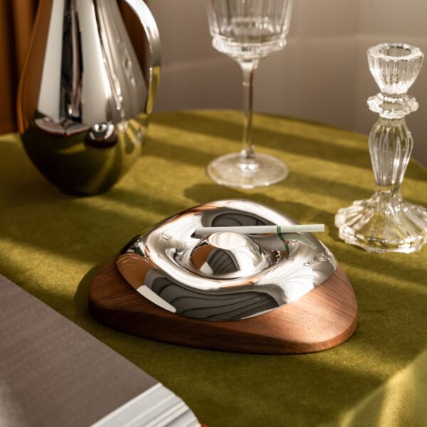 Creative walnut wood, light luxury stainless steel, egg-shaped ashtray ...